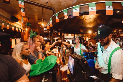 Backpacker's Guide To Cairns' Nightlife | Cairns & Great Barrier Reef